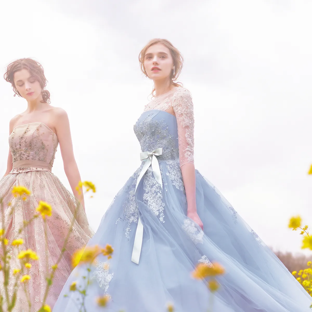 Lavulite ルブライト (写真右) | ウェディングドレス