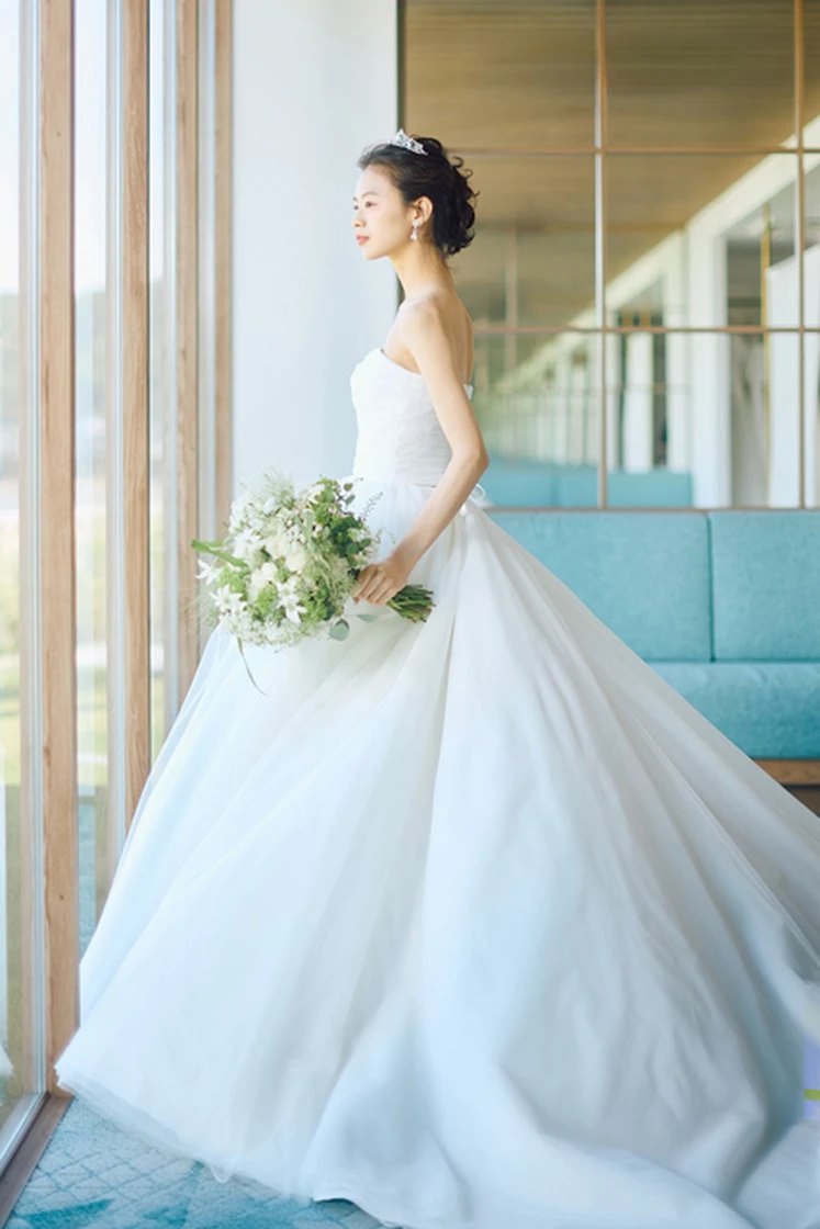 EC2407｜ecruspose(エクリュスポーゼ)のウェディングドレス