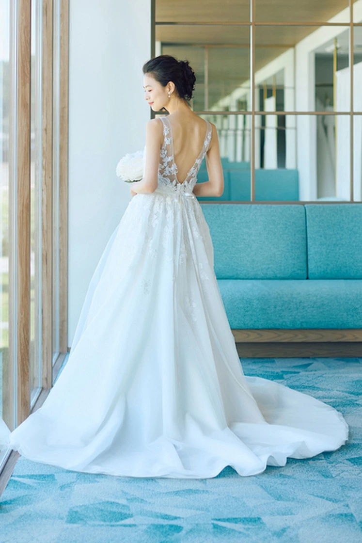 EC2402｜ecruspose(エクリュスポーゼ)のウェディングドレス